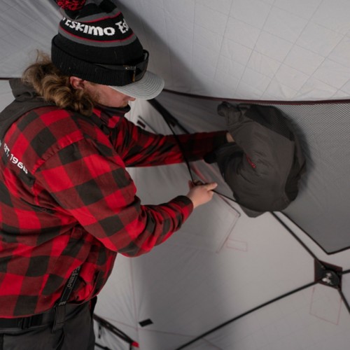 Eskimo Outbreak 450XD Hub Ice Shelter