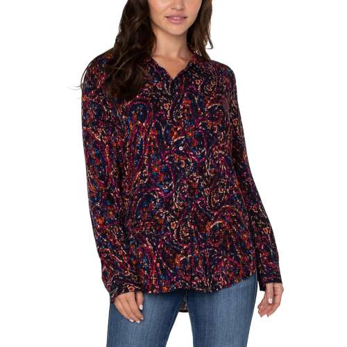 Women's Liverpool Los Angeles Woven Long Sleeve V-Neck Blouse | SCHEELS.com