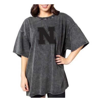 Chicka-D Women's Nebraska Cornhuskers Jumbo Outline T-Shirt | SCHEELS.com