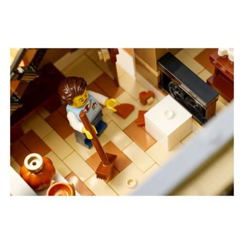 LEGO Icons Natural History Museum 10326 Building Set | SCHEELS.com